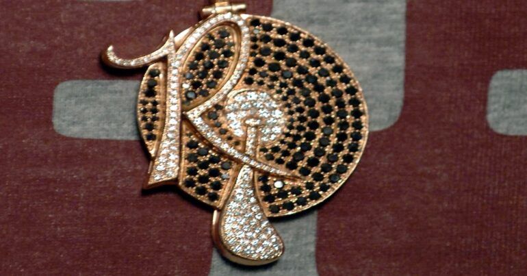 Bling Bling! NYC Museum Will Showcase a Hip-Hop Jewelry Exhibit