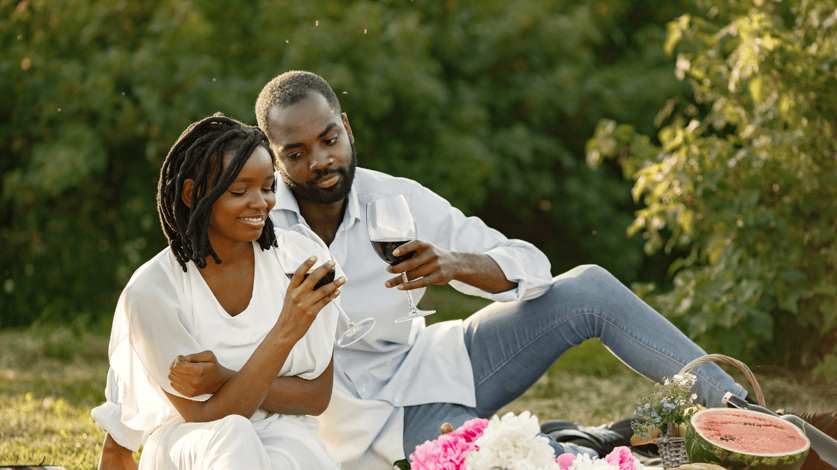 The Best Dating Apps for Every Age: 20s, 30s, 40s, and Beyond - MEFeater